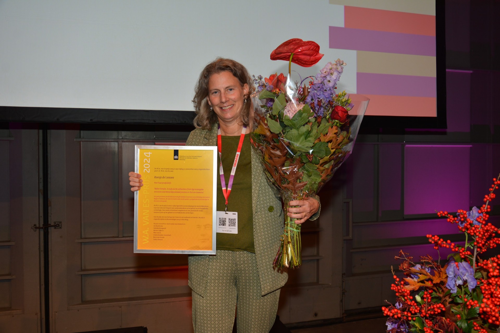 RAAP Archeoloog Roosje de Leeuwe winnaar van de W.A. van Es-prijs 2024 - RAAP Archeologie ...